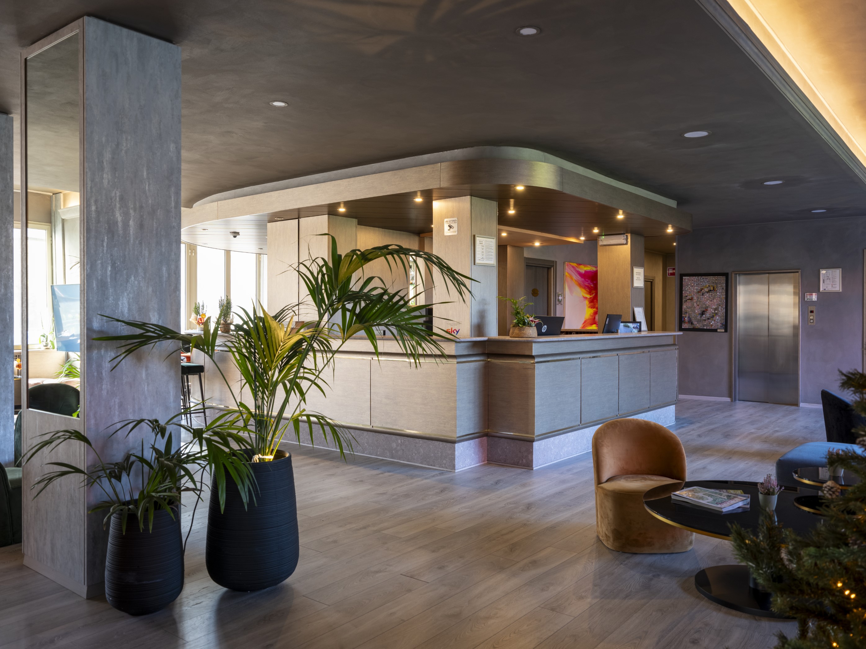 The six plus points of Embassy Park Hotel